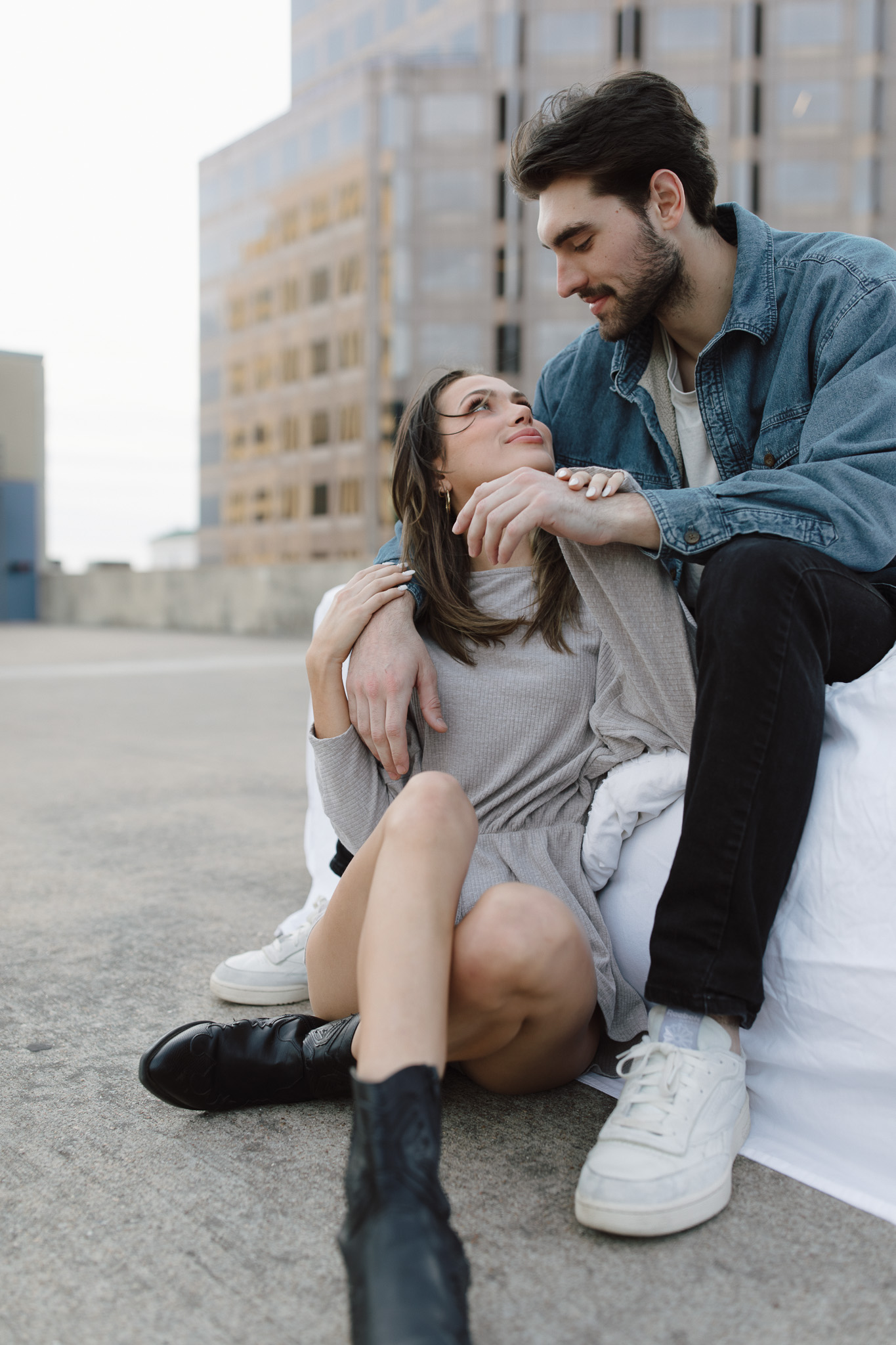 Austin Rooftop Couple Photoshoot - coletteelysephotography.com